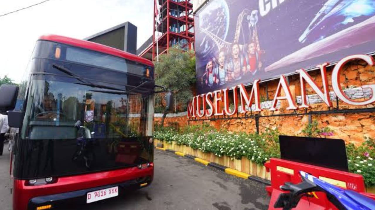 Uji Coba Shuttle Bus Lower Deck: Solusi Kurangi Kemacetan di Kota Batu ...